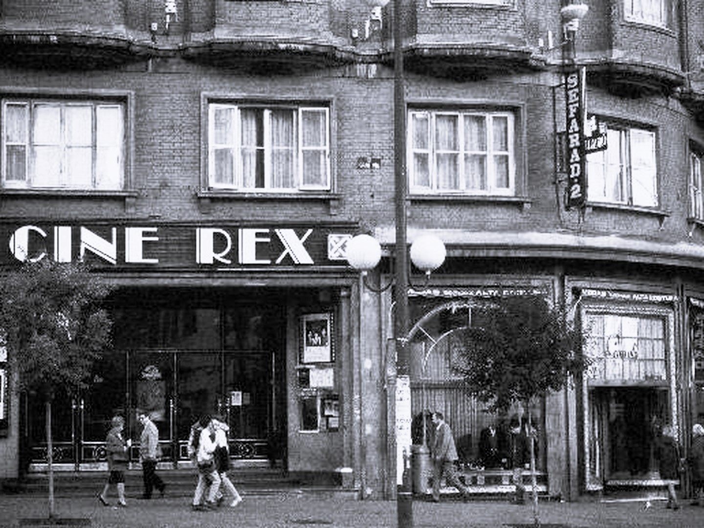 Rex, un cine de la Gran Vía en Casas Ibáñez :: Cuentos de Cine